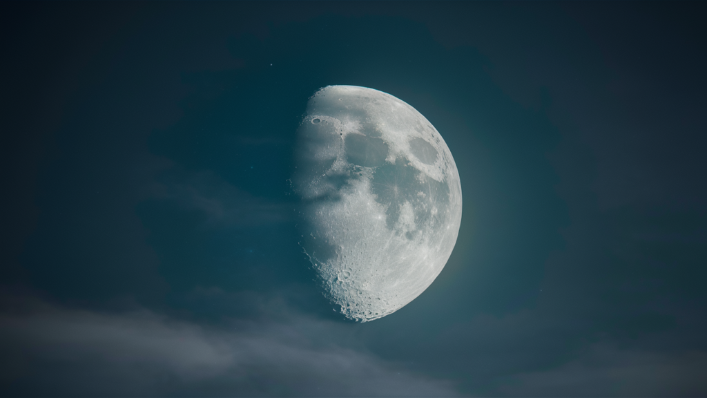 What Does It Mean to Be Born on a Waning Moon? - Revellia